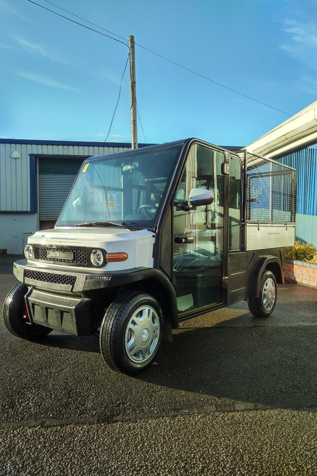 EP AMP XL Utility Vehicle | Electric Road Legal Trucks
